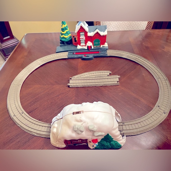 Thomas & Friends | Toys | Santas Christmas Station James Works It Out ...